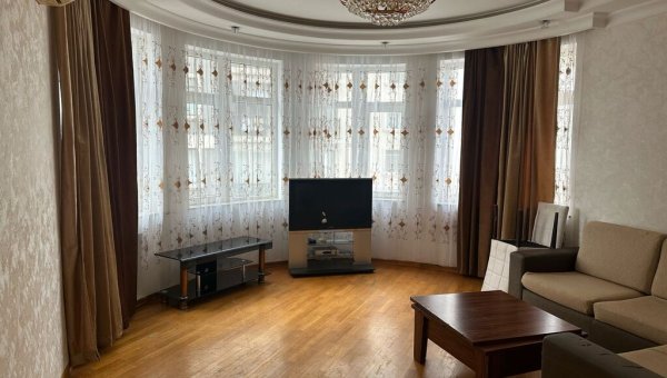 Daşınmaz əmlak elanları - evlər, ofislər, torpaq sahələri, obyektlər ...